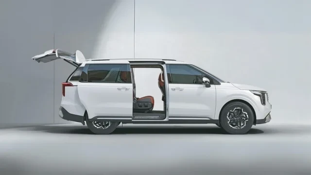 KIA Carnival Limousine Plus - Features & Specs